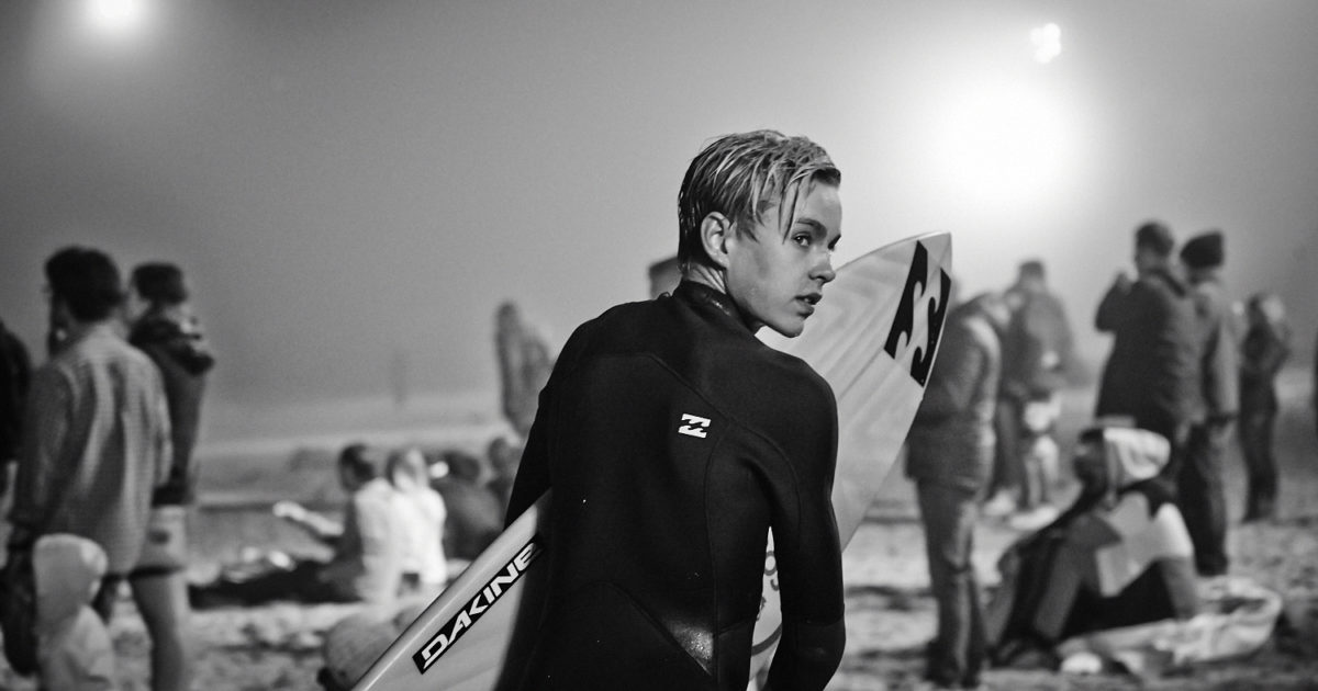 Meet Cornwall's night surfers, in all their moonlit glory | Huck