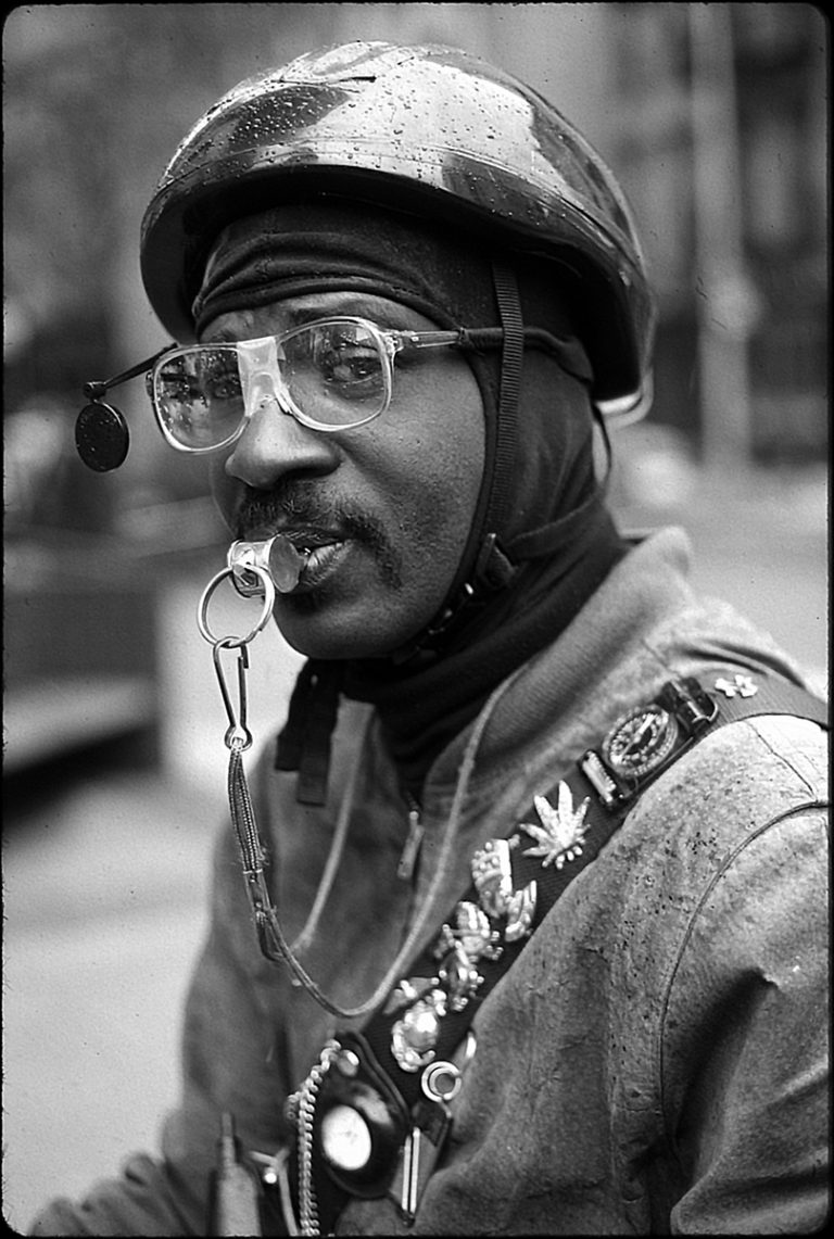 On the move with NYC bike messengers in the ‘90s | Huck
