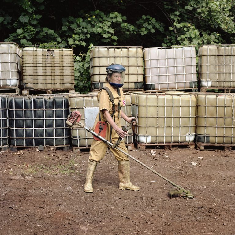 Desolate and haunting photos of Pitcairn Island | Huck